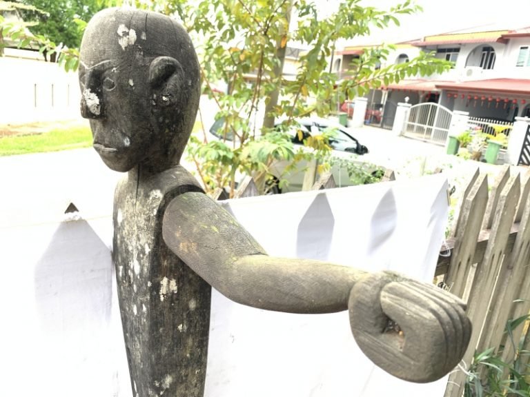 Outdoor deco 1660mm GUARDIAN STATUE Eroded Figure Sculpture