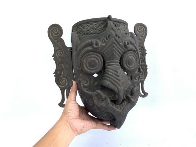 WALL MASK KENYAH DEMON MASQUE Dayak Borneo Wood Carving