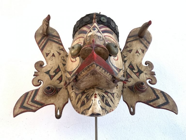 Tribal Wooden Mask OLD Borneo Dancing Hudog Artifact Sculpture