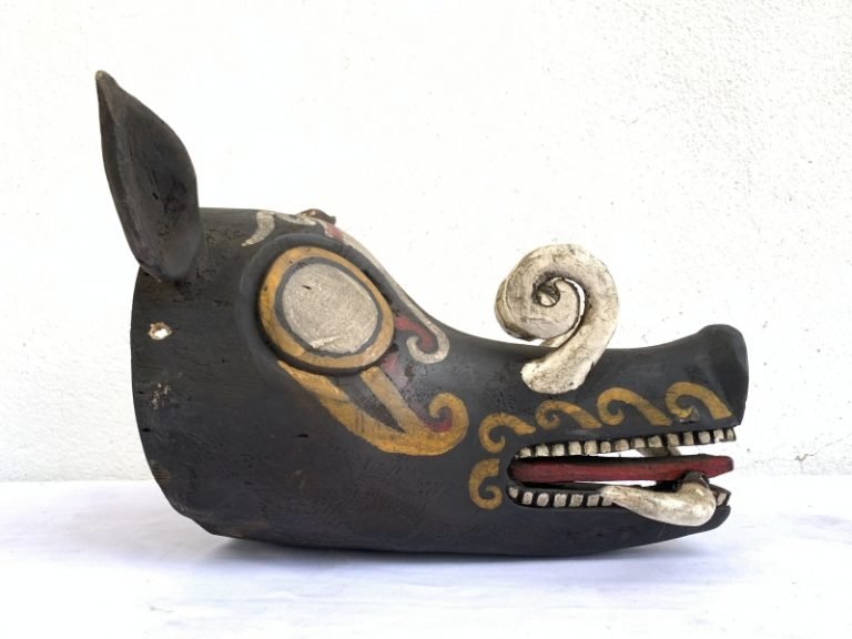Animalistic Mask BORNEO PIG Tribal Statue Animal Figure Figurine