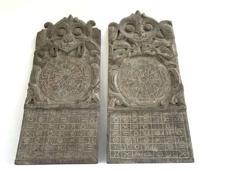 Wooden Calendar Wall Hanging Deco Statue Figure Figurine