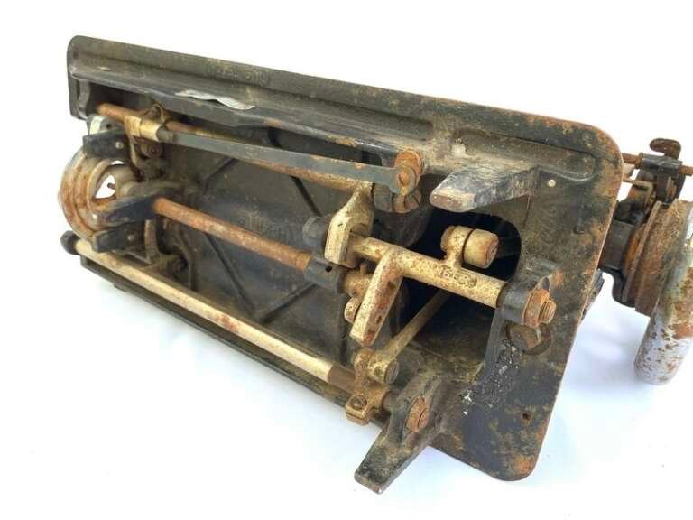 SEWING MACHINE VINTAGE Model 15NL Singer ISMACS Textile Stitch